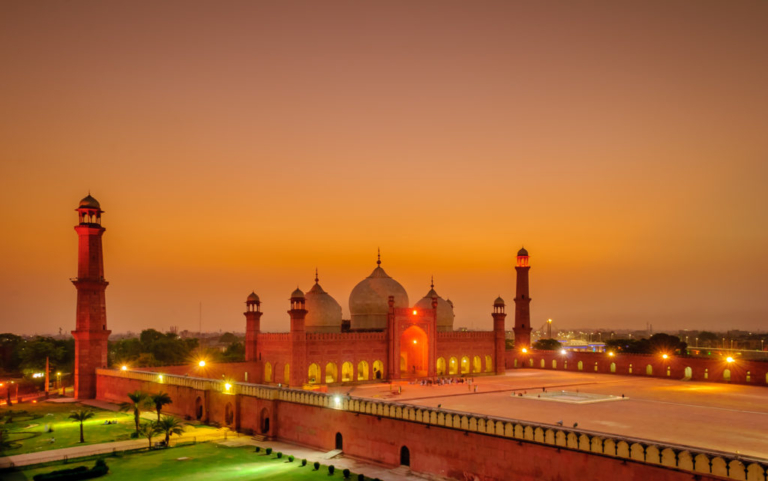 Badshahi Mosque Lahore – A Majestic Legacy of Mughal Architecture